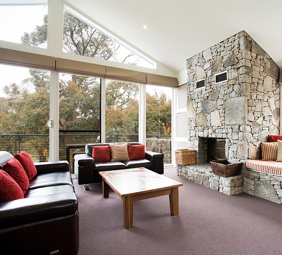 Lake Crackenback Dual Key House at 6 Bullocks Drive - Forbes Stynes ...