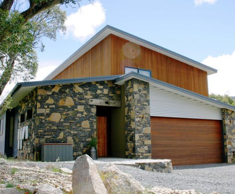 4 Bedroom Home at Lake Crackenback - Forbes Stynes Real Estate